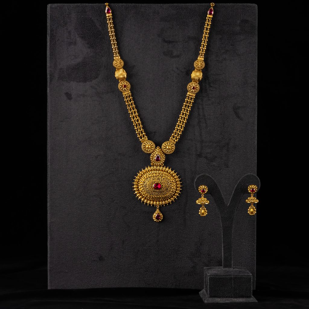 Antique Set – Golden Crown Jewelry